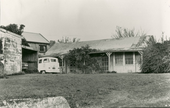 Phillips Bakery and Store (249 Dairy Flat Highway) - Albany Village ...