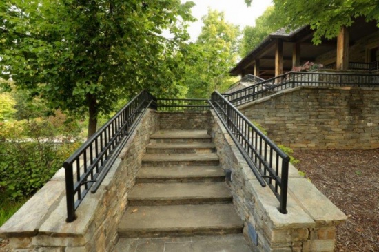 shi-institute-for-sustainable-communities-furman-reflective-walk